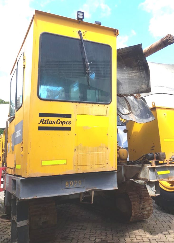 02 ( duas) Perfuratrizes Rotativas sobre esteiras ATLAS COPCO, mod DM ...